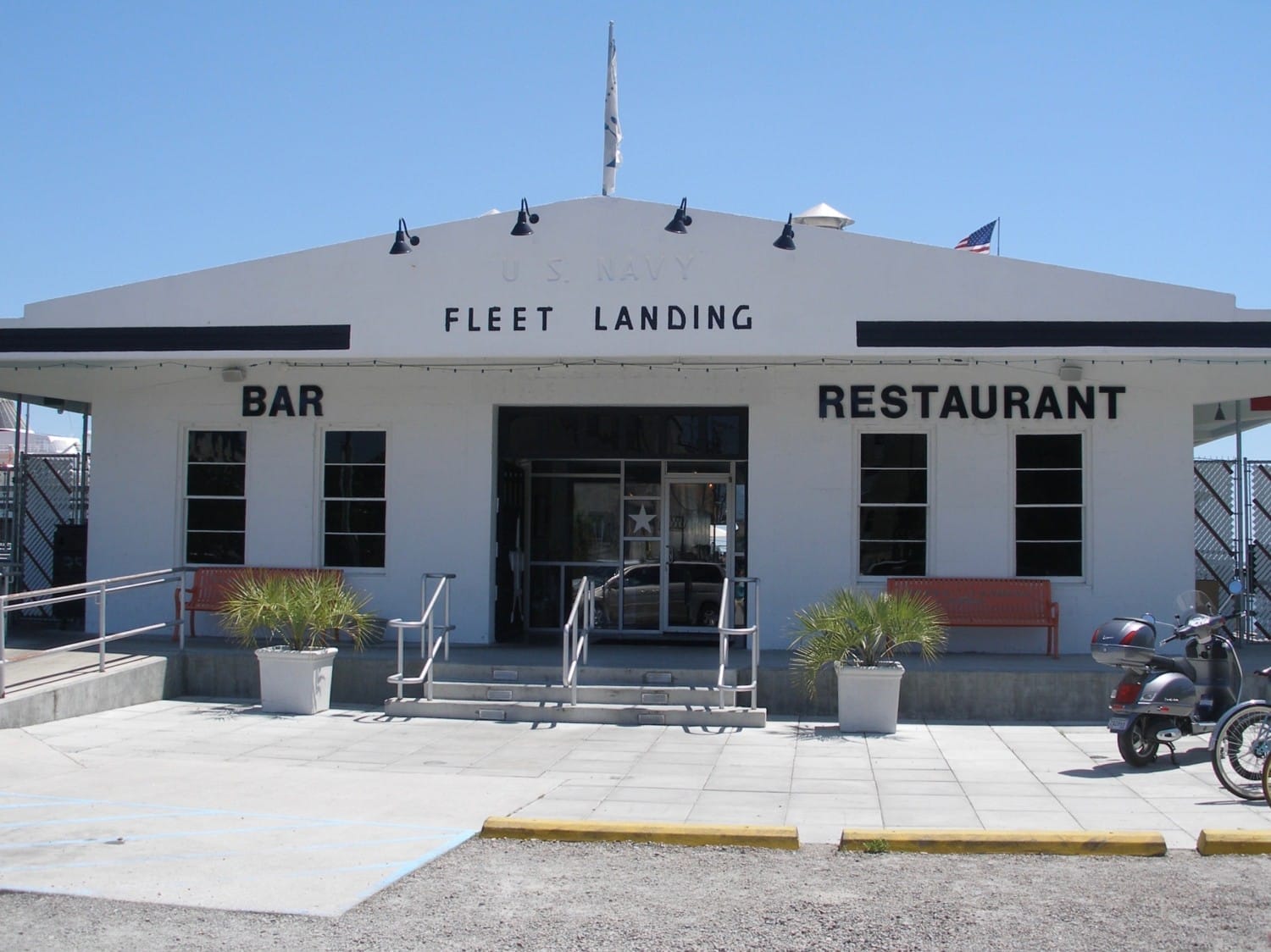 Fleet Landing: Bringing Seafood to the Brig in Charleston - Food GPS