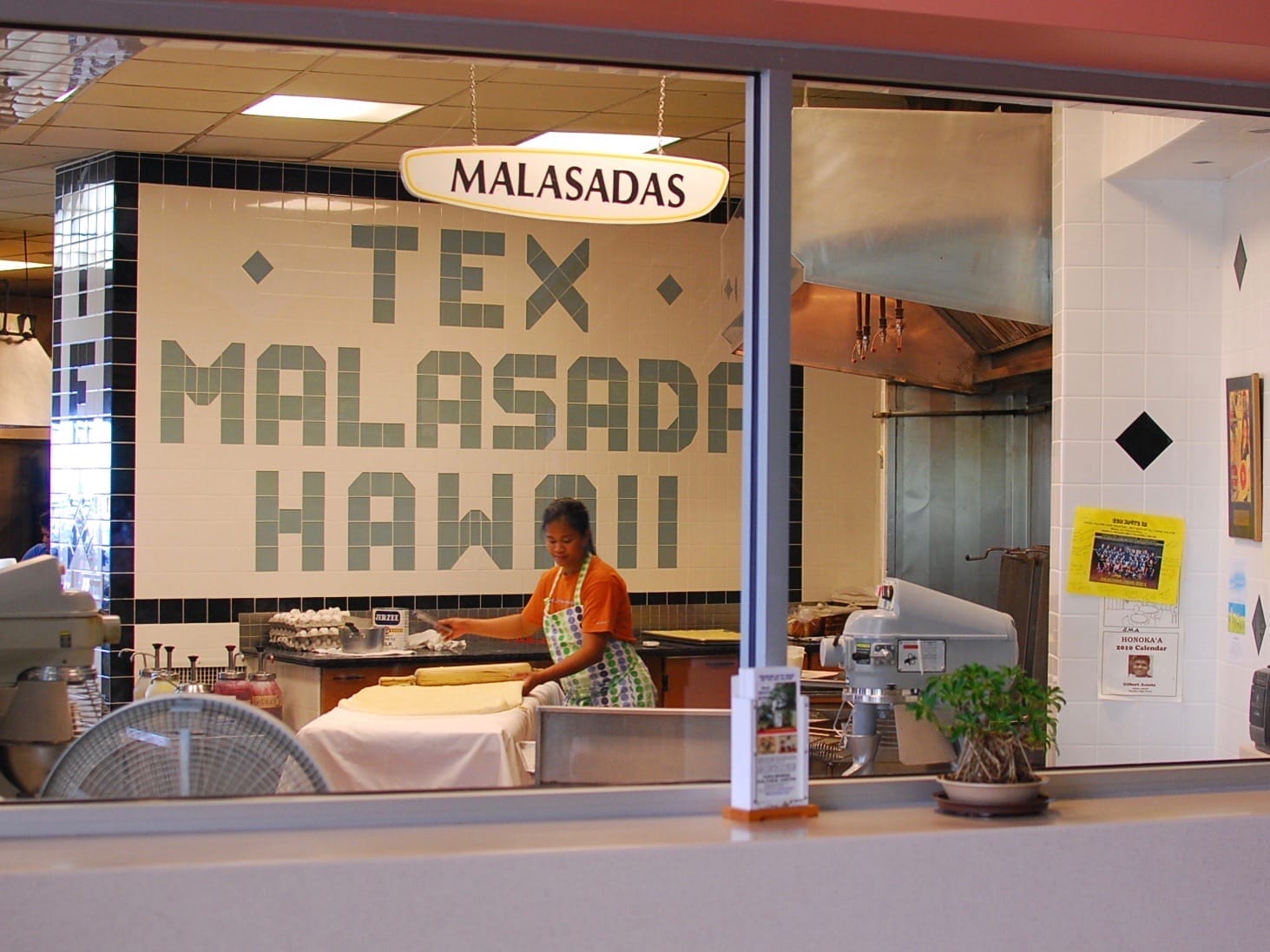 Tex Drive In: Delivering Big Island Donut Satisfaction